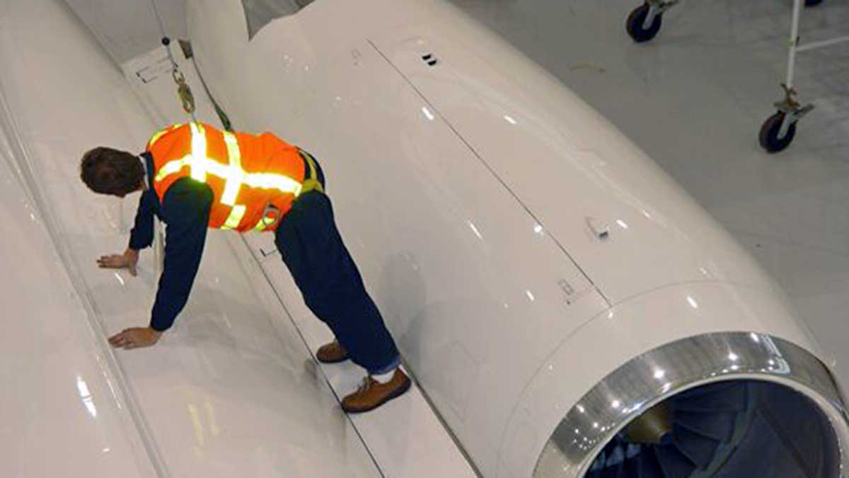 Aircraft Overhead Lifelines | Flexible Lifeline Systems